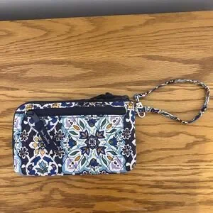 Vera Bradley | Bags | Vera Bradley Rfid Quilted Cotton Wristlet Wallet ...